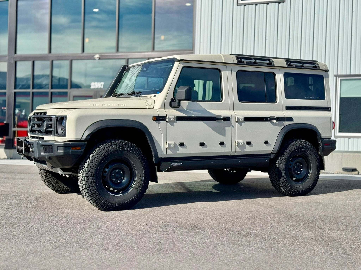 Grenadier Side Steps : Power retractable rock slider - Owl Outdoor