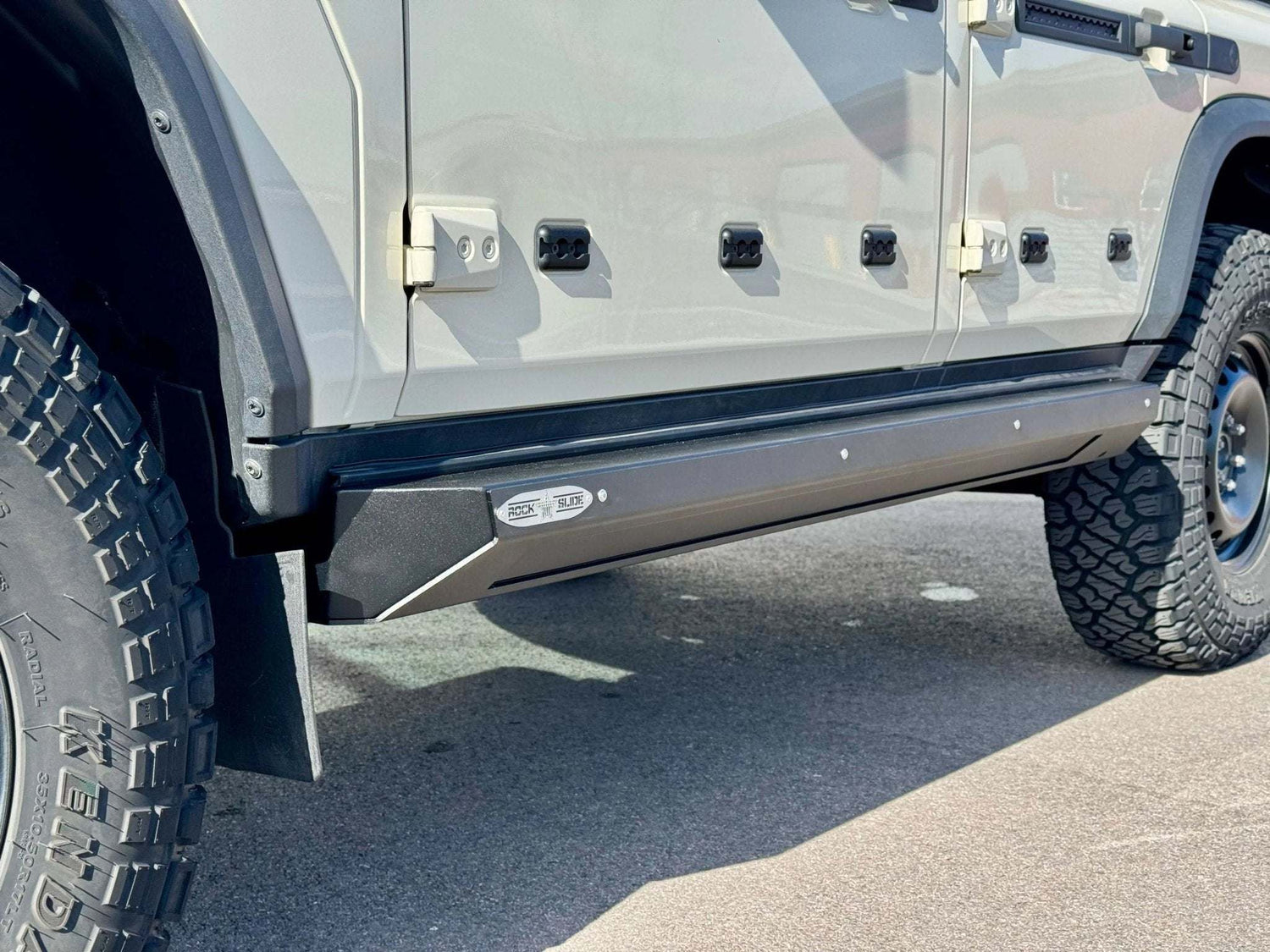 Grenadier Side Steps : Power retractable rock slider - Owl Outdoor